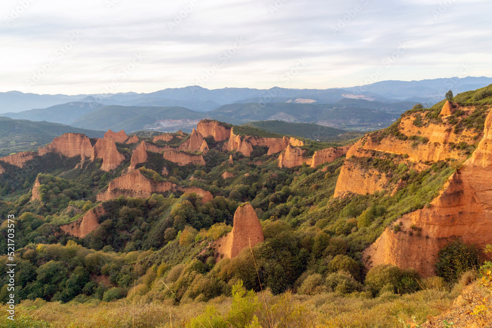 Vista de Las Médulas, Considerada la mayor mina de oro a cielo abierto ...