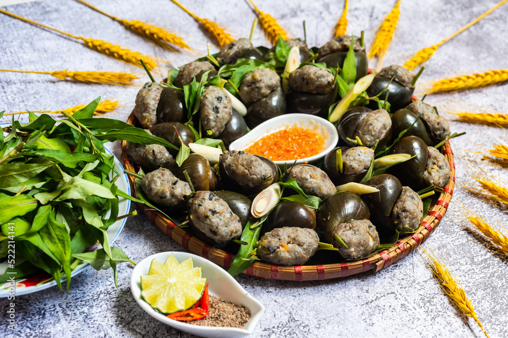 Steamed snails with lemongrass ( Oc doi hap xa). The ingredients ...