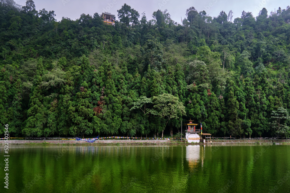 Foto de 20 June 2022, India. Aritar Lake (Ghati-Tso) or Lampokhari Lake ...