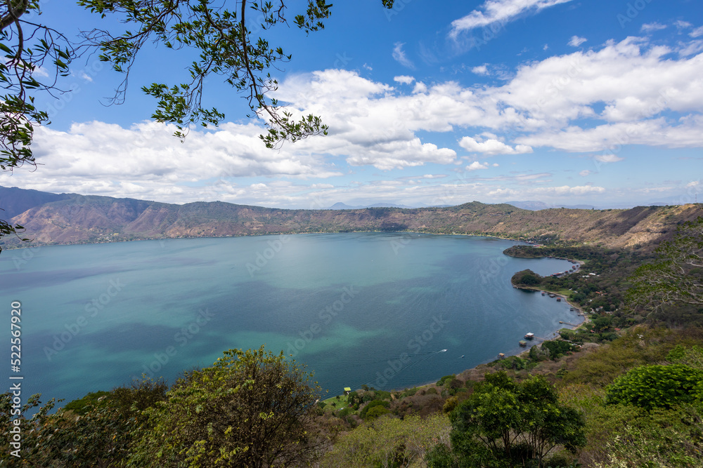 El lago Coatepeque es un lago de origen volcánico, situado a 18 km al ...