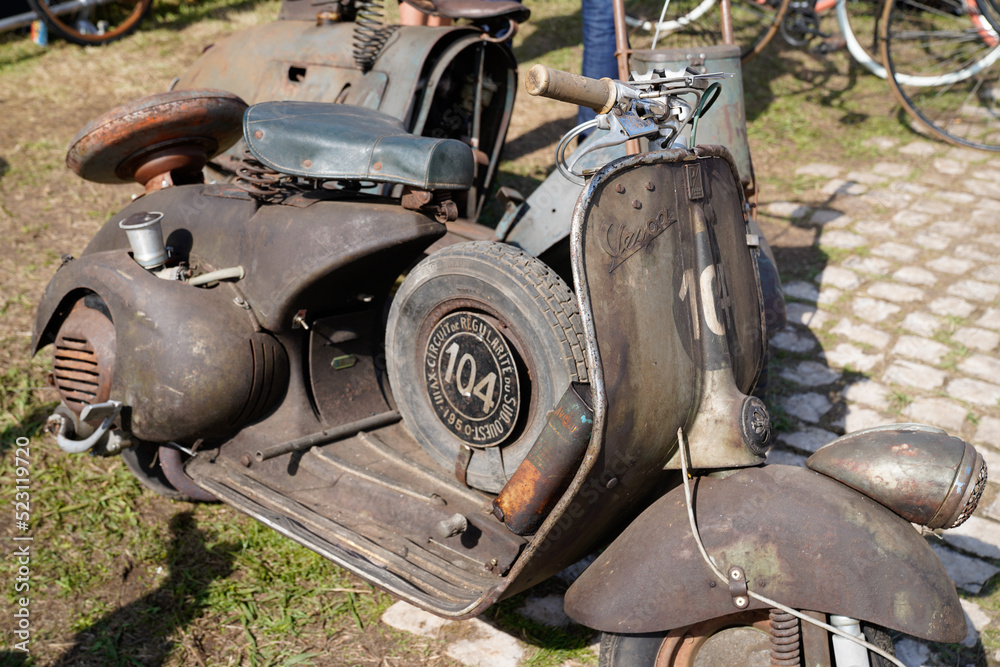 Vespa old vintage racing scooter rusty and retro worn in wasp profile ...