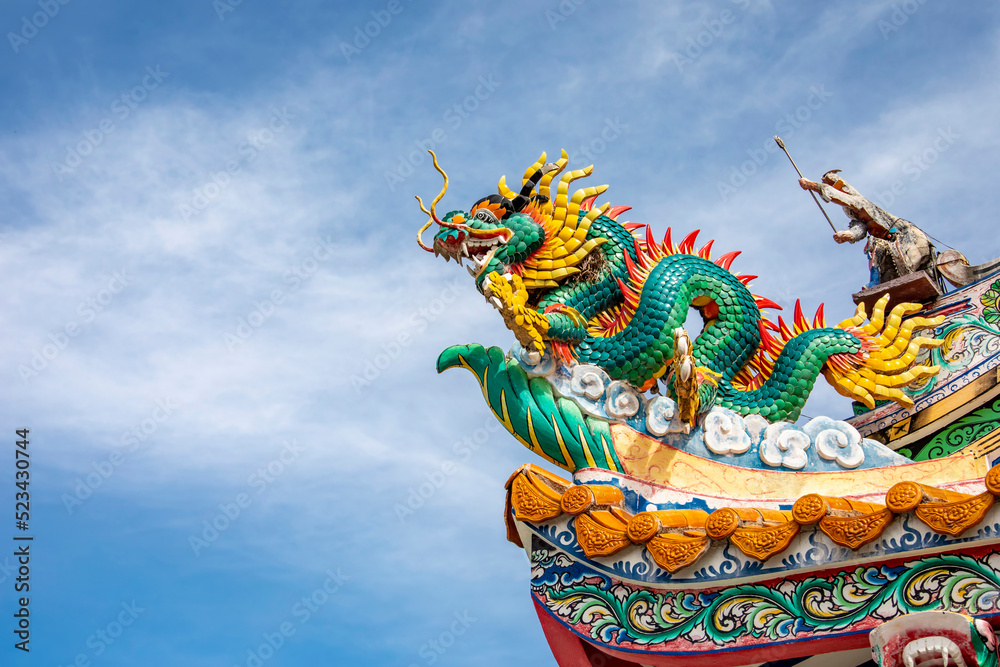 the dragon sculpture on the roof of temple in Wat Saman Rattanaram in ...