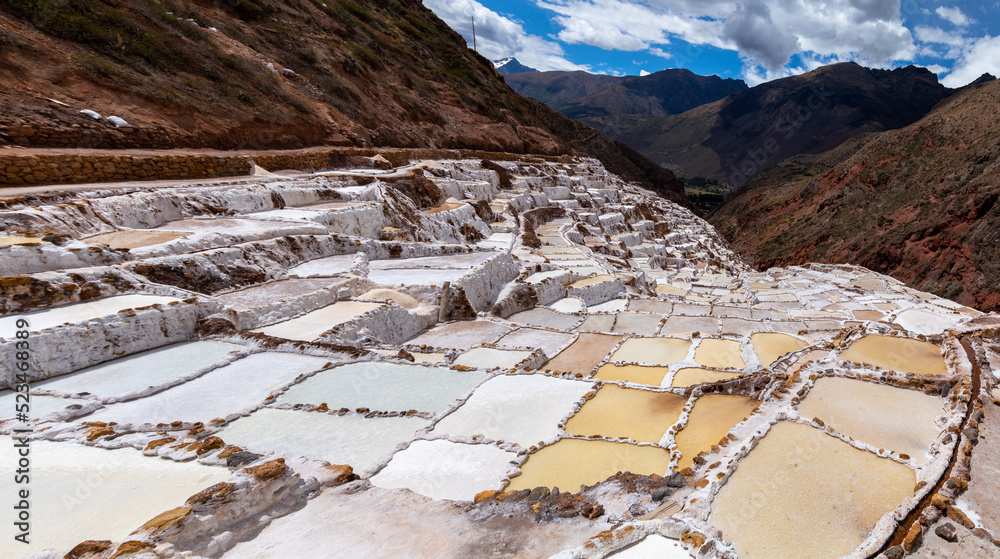 Salar de Maras, Valle Sagrado de los Incas, Peru foto de Stock | Adobe ...