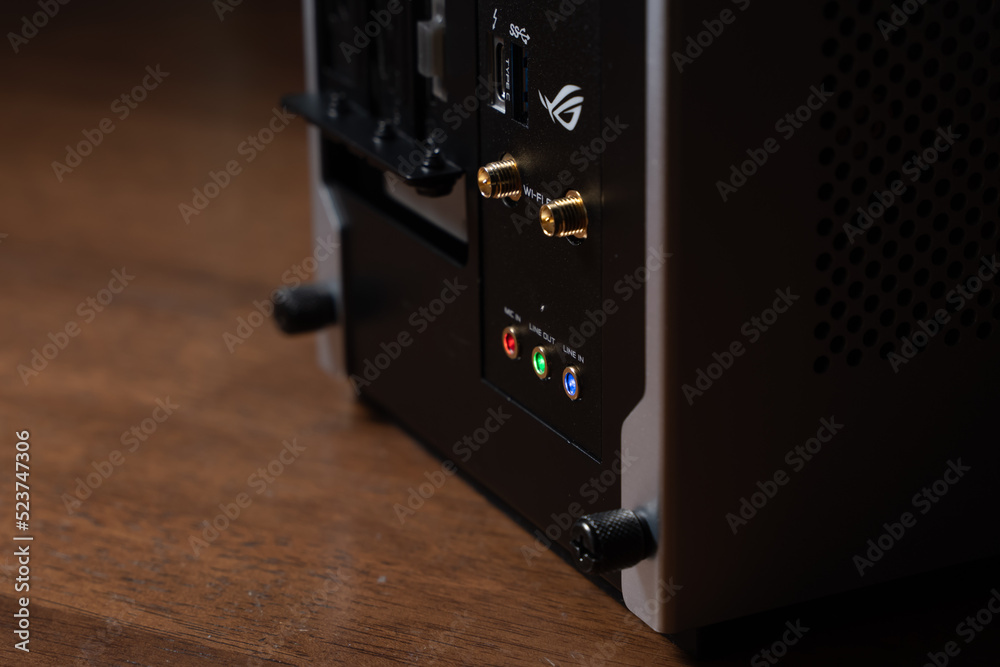 KL, MALAYSIA - June 9th, 2022 : A compact 11-litre ITX PC build by LIAN ...
