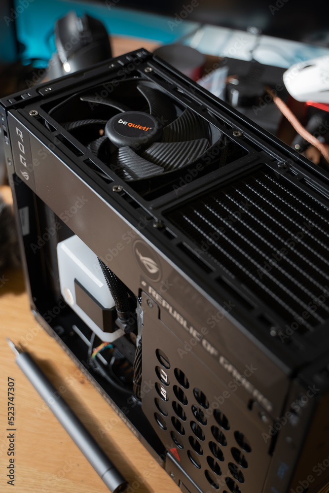 KL, MALAYSIA - June 9th, 2022 : A compact 11-litre ITX PC build by LIAN ...