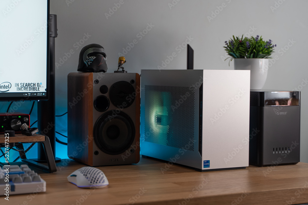 KL, MALAYSIA - June 9th, 2022 : A compact 11-litre ITX PC build by LIAN ...