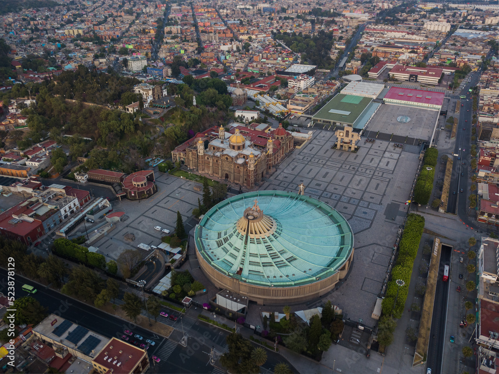 Poster aerial landscape photography of basilica de guadalupe in mexico city – Tableau | Europosters