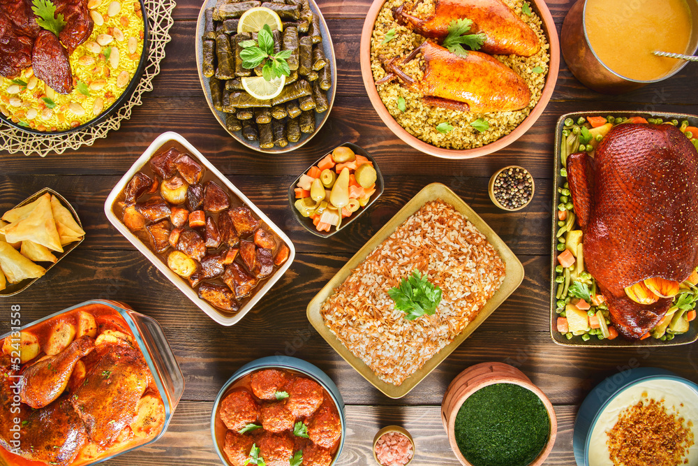 Foto de Arabic Cuisine: Middle Eastern traditional lunch. It's also ...