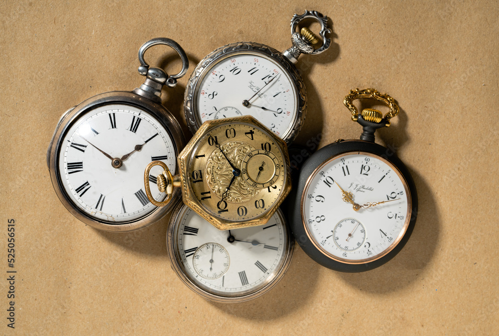 Set of five antique gold and silver American and Swiss pocket watches ...
