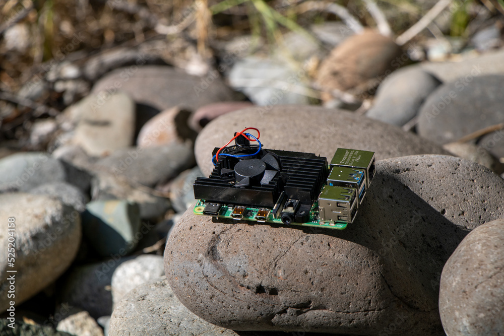 Raspberry PI 4B Microcomputer with Black Cooler heatsink fan and ... Raspberry PI 4B Microcomputer with Black Cooler heatsink fan and ...