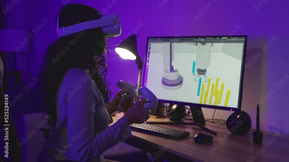 Vidéo Stock Asian Female Freelancer Working with Inspiration in her ...