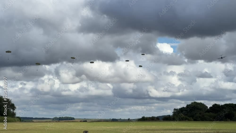 Royal Air Force Airbus A400M Atlas military plane (RAF ZM414) flying ...