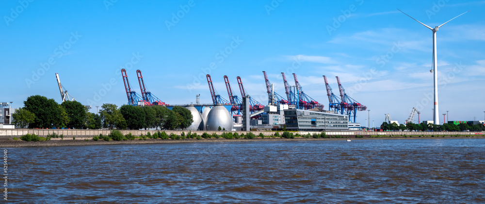 Hamburg sewage treatment plant and container transshipment point Stock ...
