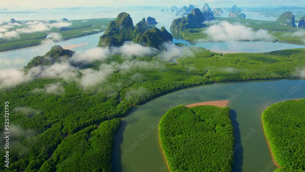 Video „4K : Drone flying above the cloud and fog during sunrise ...