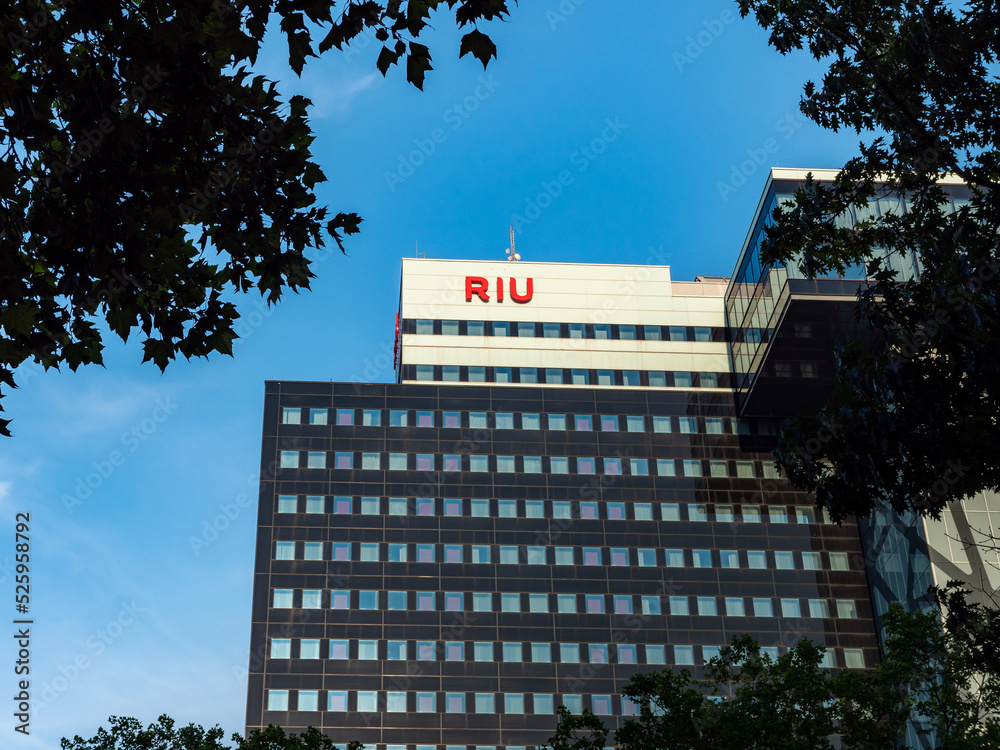 Zdjęcie Stock: BERLIN, GERMANY - 12. August 2022: Hotel Riu Plaza in ...