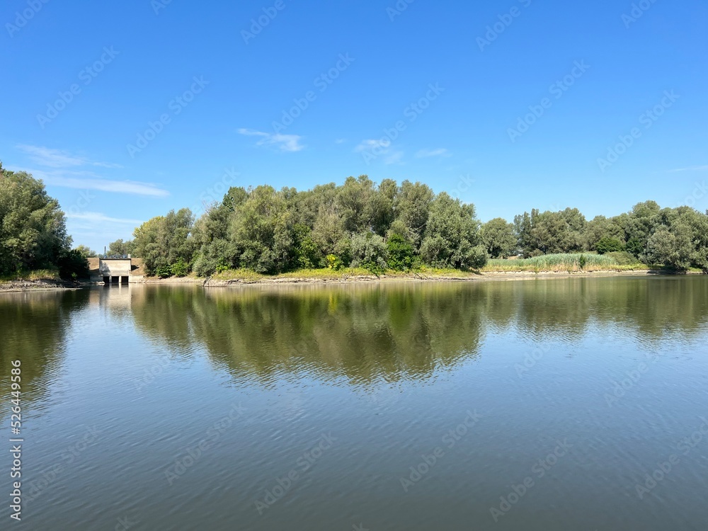 Lake Veliki Sakadas and floodplain forests, Kopacki rit Nature Park ...