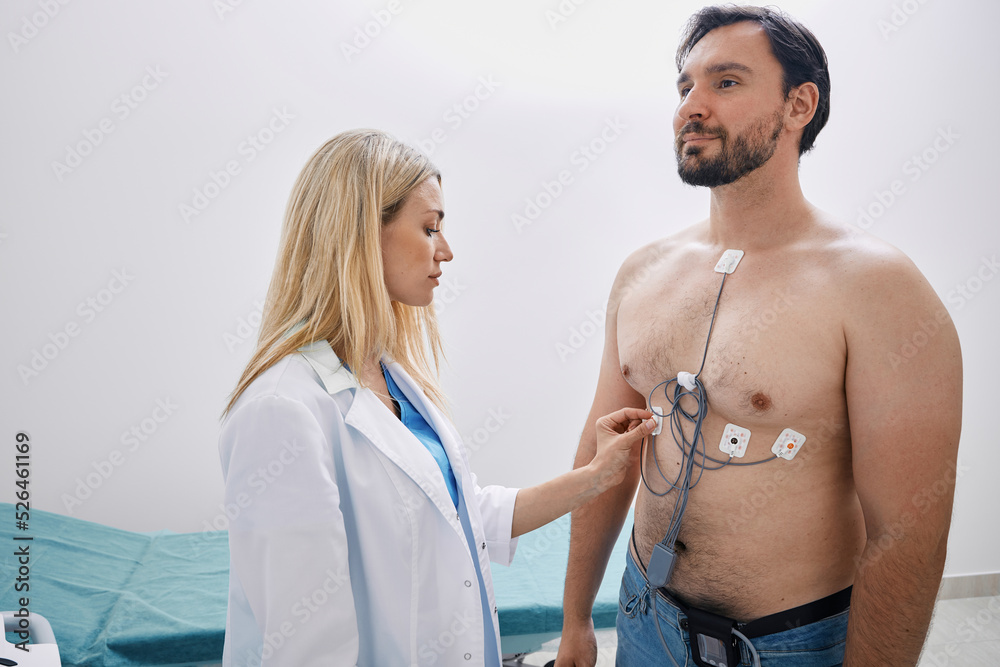 Cardiologist tracked adult man with heart condition using Holter ... Cardiologist tracked adult man with heart condition using Holter ...