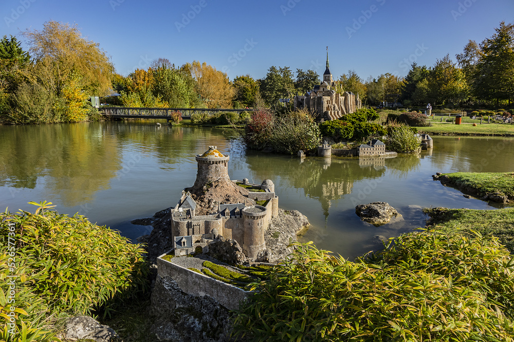 France Miniature - 116 of most spectacular monuments of French national ...