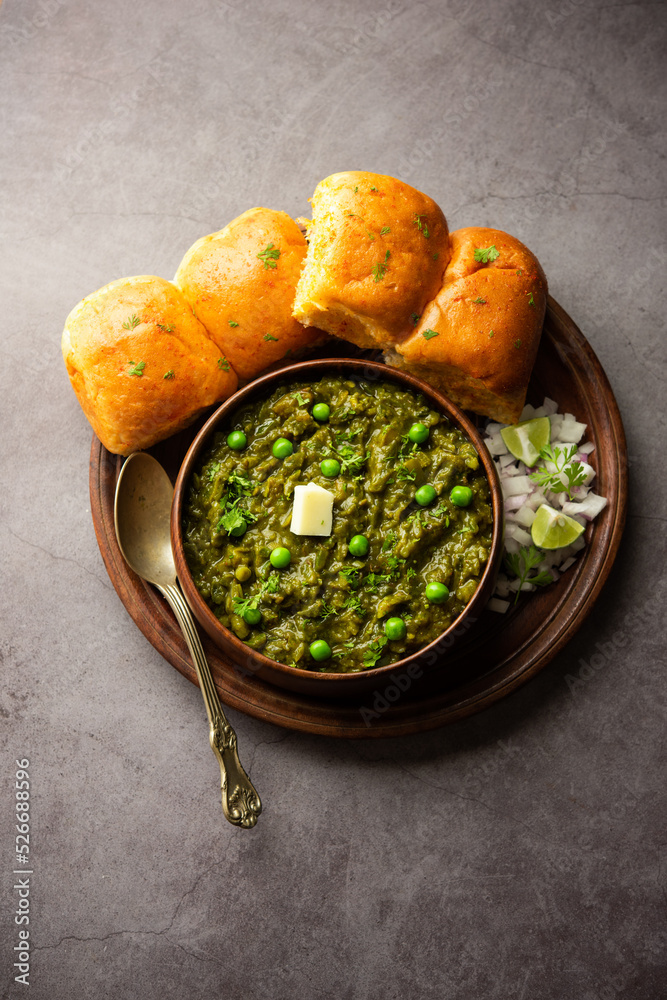 Hariyali green Pav bhaji is a variation of a traditional pav bhaji made ...