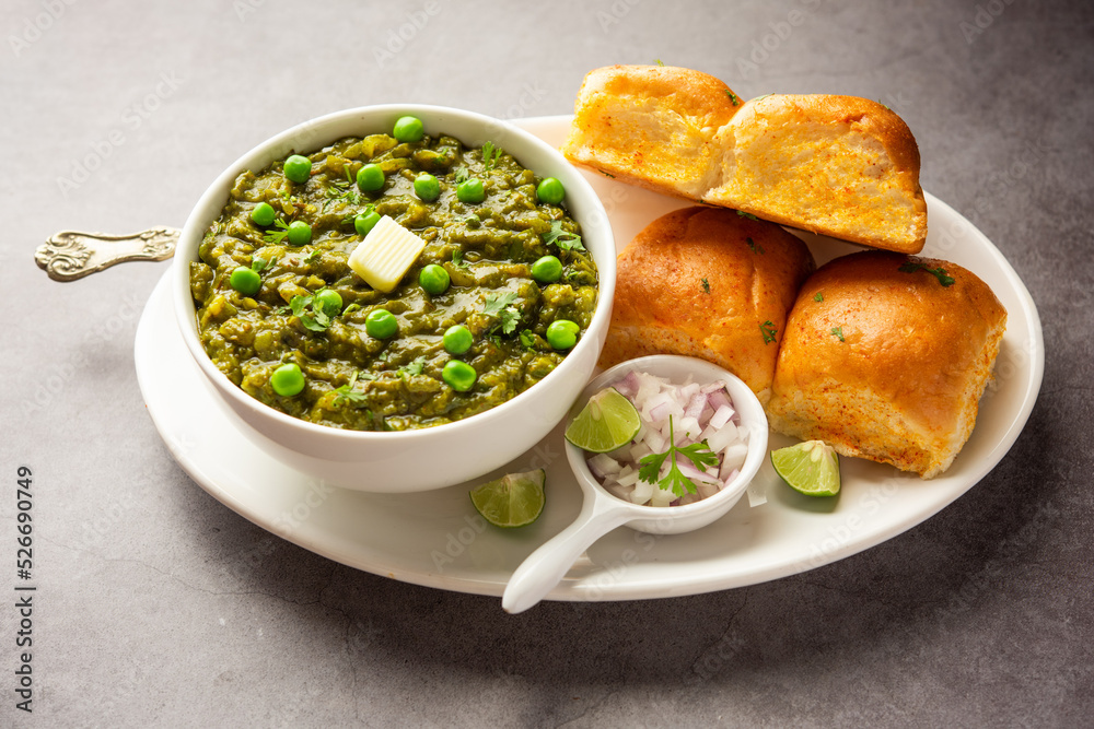 Hariyali green Pav bhaji is a variation of a traditional pav bhaji made ...