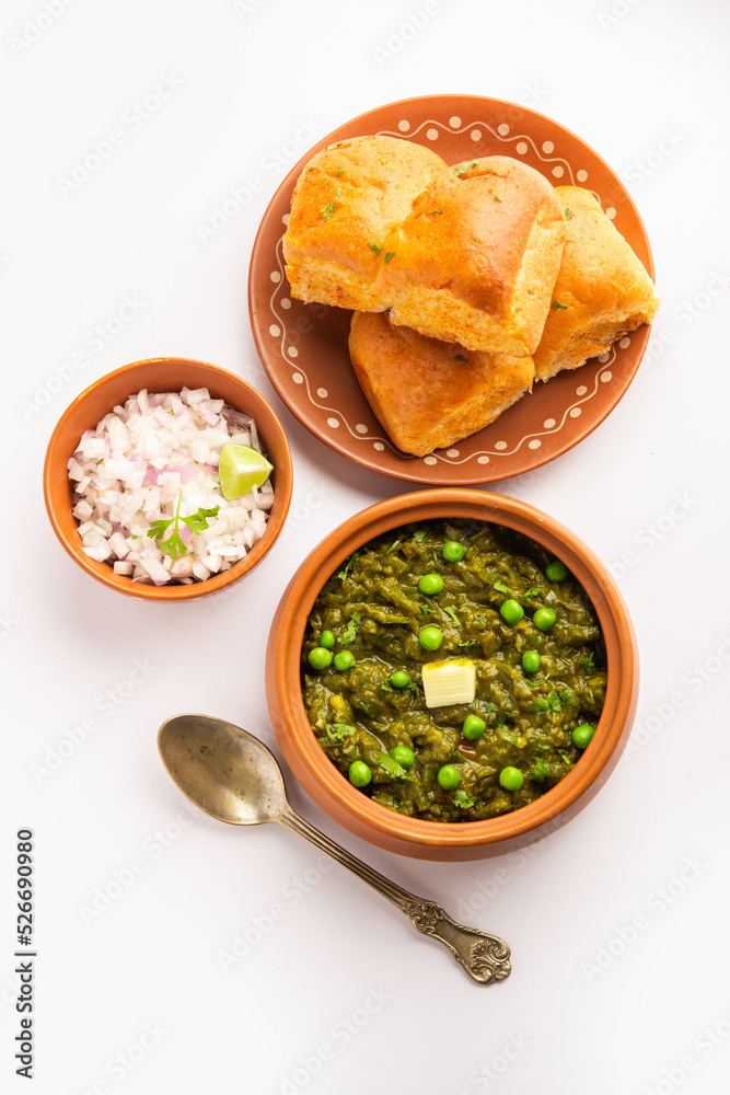 Hariyali green Pav bhaji is a variation of a traditional pav bhaji made ...