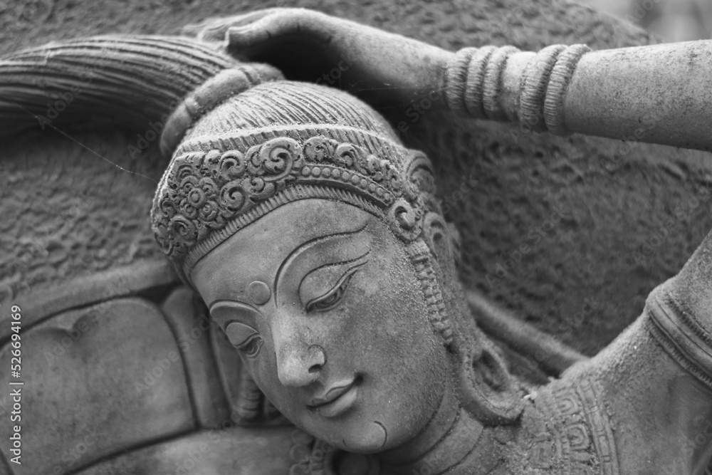 Stone carvings of angels, Apsara, a lady in ancient Khmer art and ...