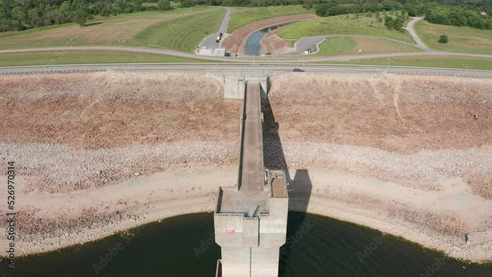 Vidéo Stock Wide reverse pullback aerial shot of the control tower at ...