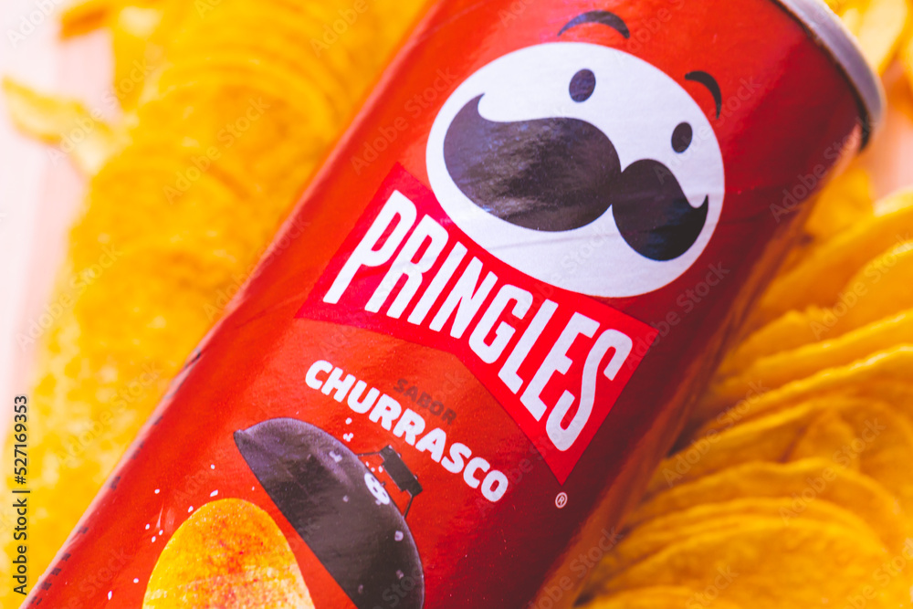 Fotografia do Stock: Pringles. Batata chips da marca Pringles de sabor ...