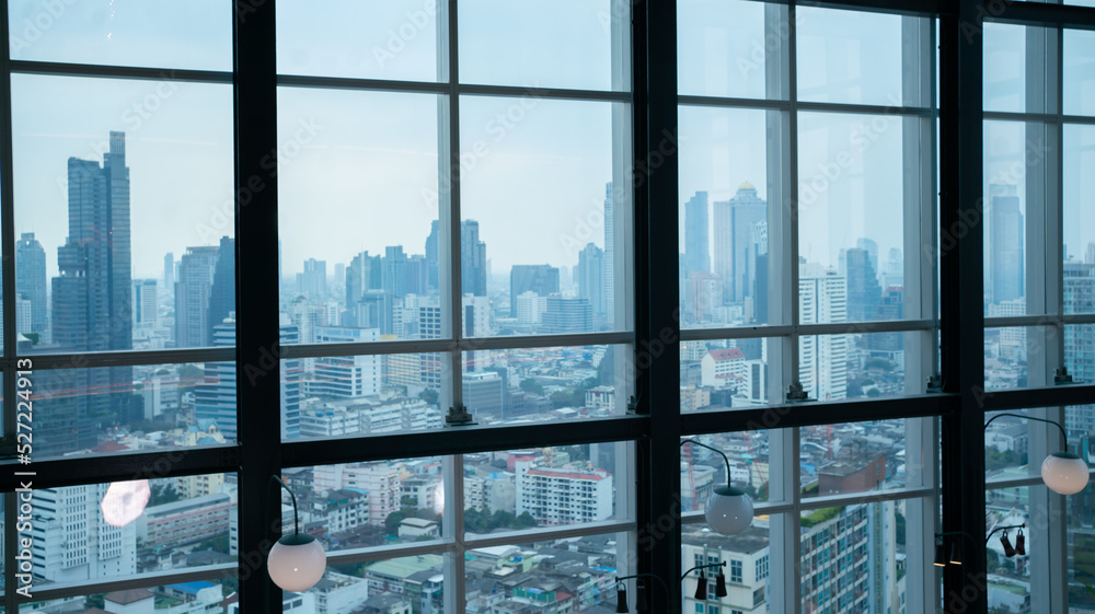 The windows on the skyscrapers are beautiful architecture in the middle ...