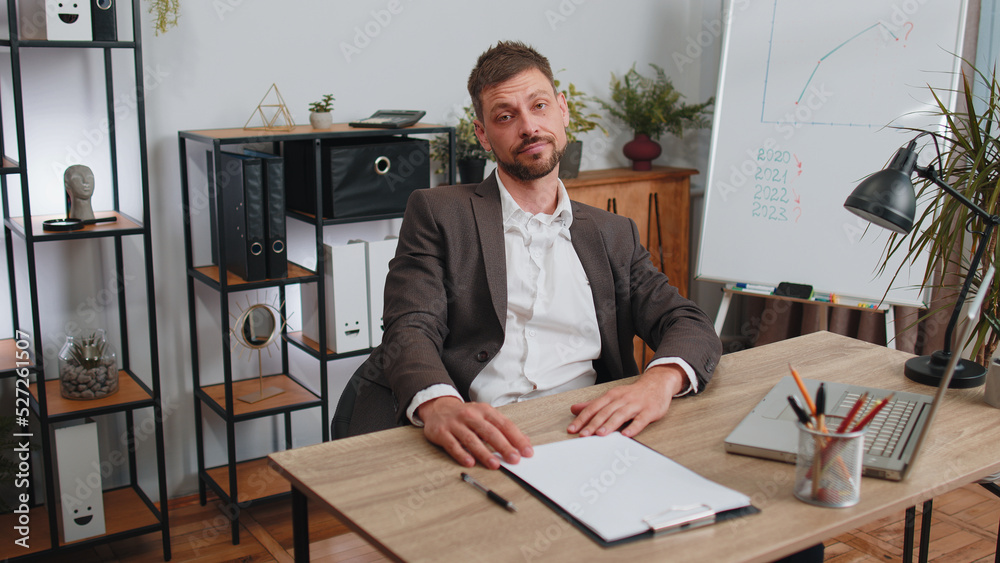 Angry furious man working at home office throwing crumpled paper ...
