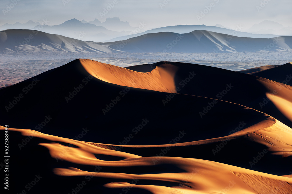 Form Desert Curves By Playing Light And Shadow In The Desert Stock ...