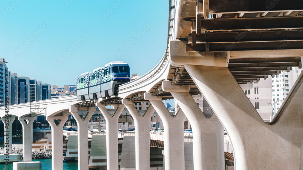 Monorail connects Palm Jumeirah to mainland. It is first monorail in ...