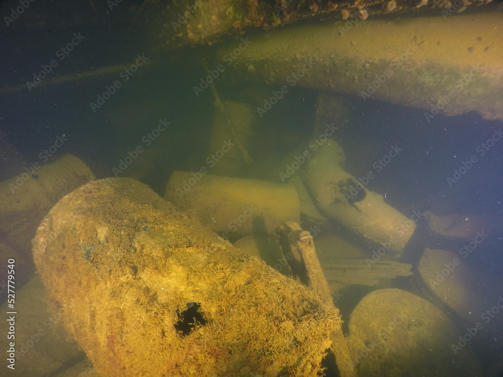 Diving on the "Iro" famous ship wrecks of the Palau archipelago. Diving ...
