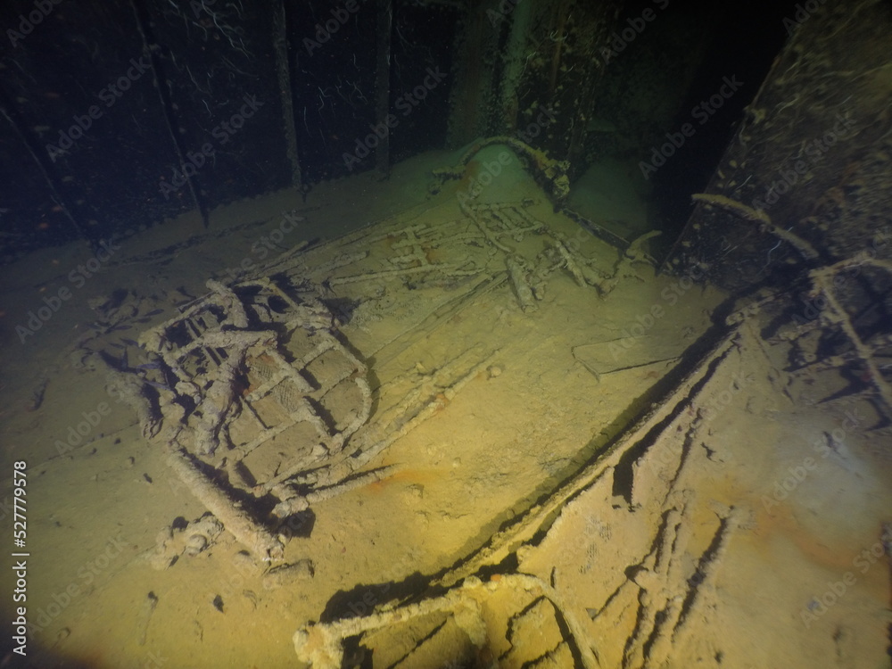 Diving on the "Iro" famous ship wrecks of the Palau archipelago. Diving ...