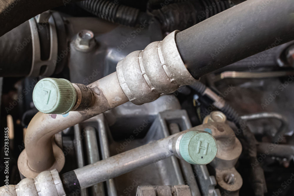 High and low pressure pipes, air conditioning systems in the engine ...