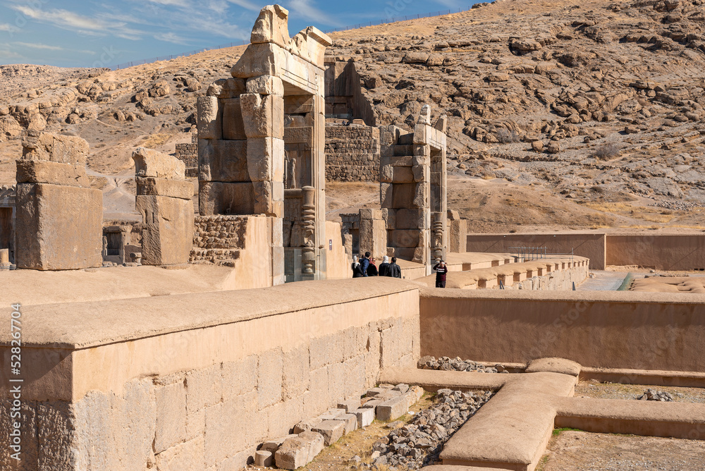 Sunrise in Persepolis, capital of the ancient Achaemenid kingdom ...