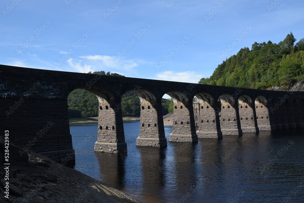Garreg Ddu dam at elan valley during the 2022 heatwave with the water ...