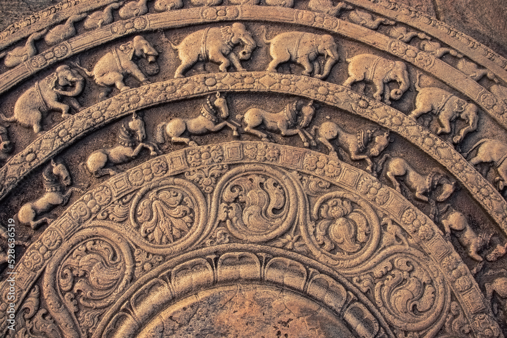 Closer look of Moon Stone or Sandhira Vattakkal at Vatatage ...