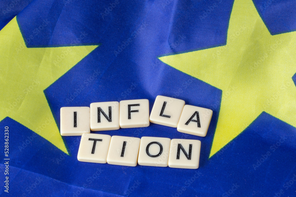 Symbolbild Inflation im Euroraum: Buchstabenwürfel zeigen das Wort ...