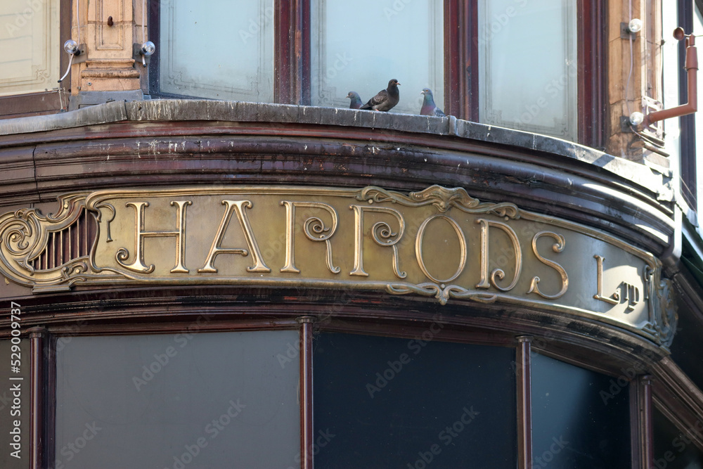 London, United Kingdom - 11.08.2022: Signboard of the famous London ...