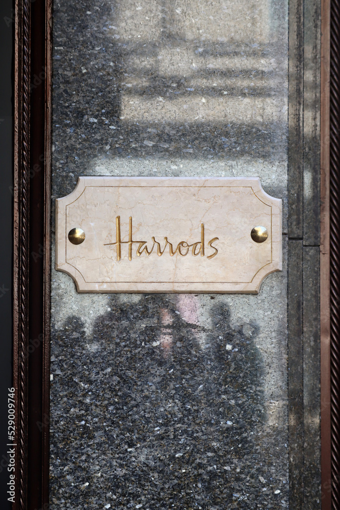 London, United Kingdom - 11.08.2022: Signboard of the famous London ...