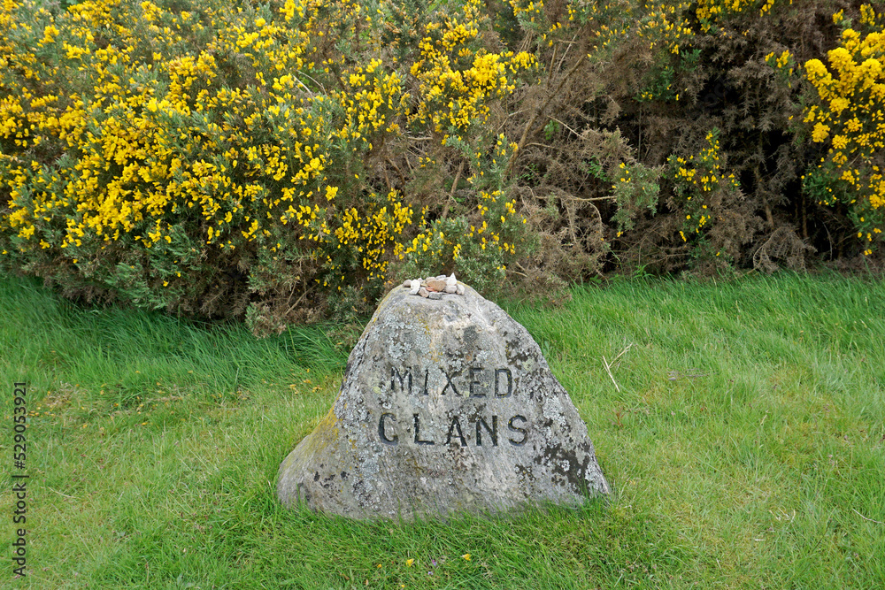 A “Mixed Clans” grave marker on the battlefield at Culloden Moor placed ...