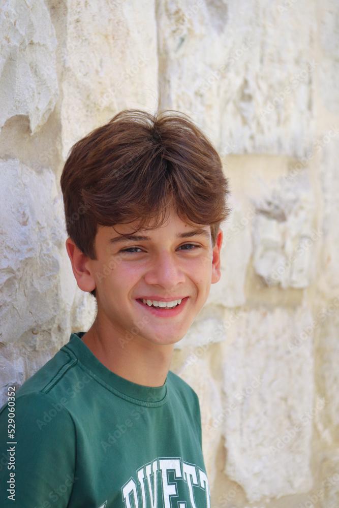 RITRATTO DI GIOVANE RAGAZZO Stock Photo | Adobe Stock