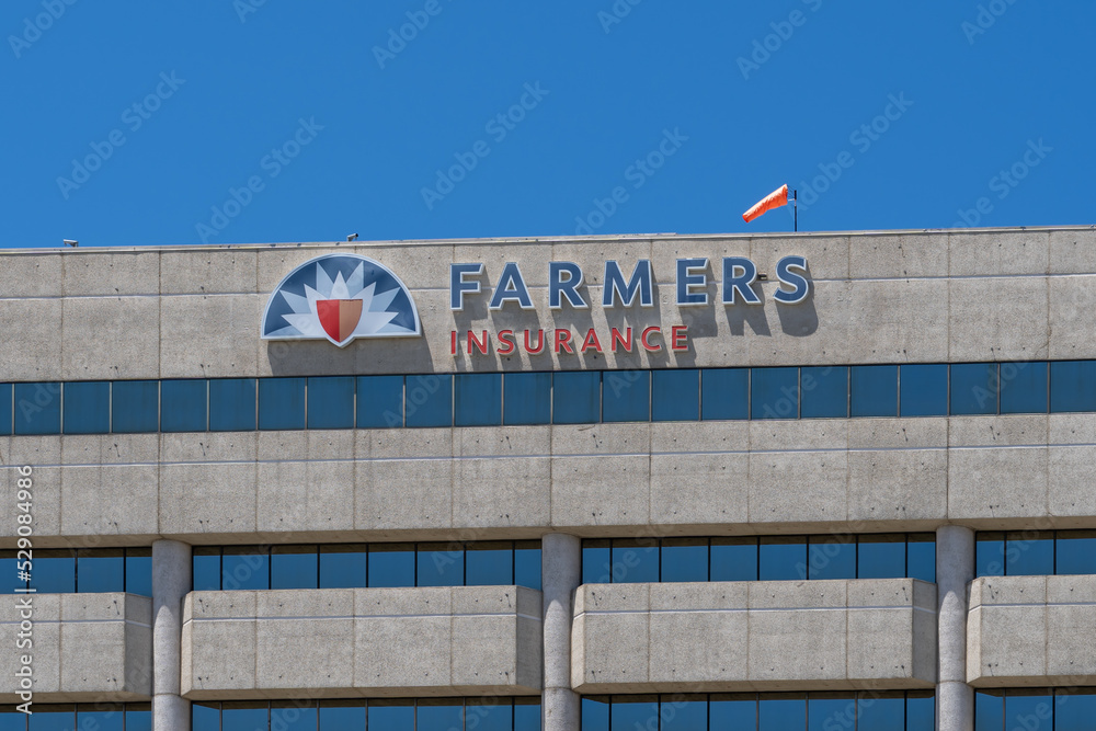 Woodland Hills, CA, USA-July 7, 2022: Farmers Insurance logo aon their ...