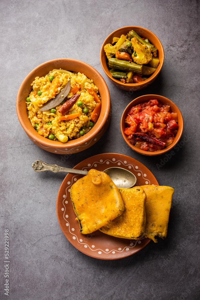 Foto de Bengali Bhog food for Indian Hindu Durga Puja or pooja festival ...
