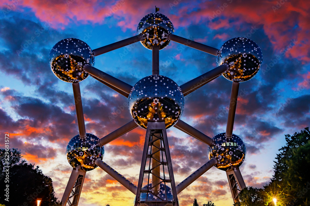 Atomium Hd