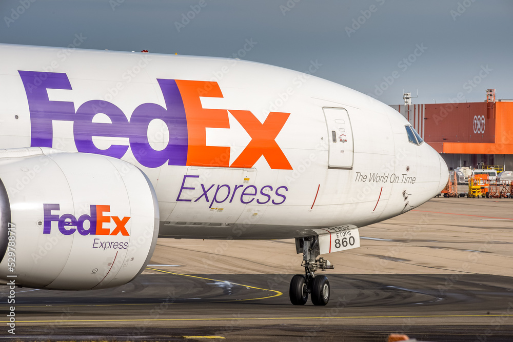 Avion aviation aeroport Liege fret LGG cargo FedEx Stock Photo | Adobe ...