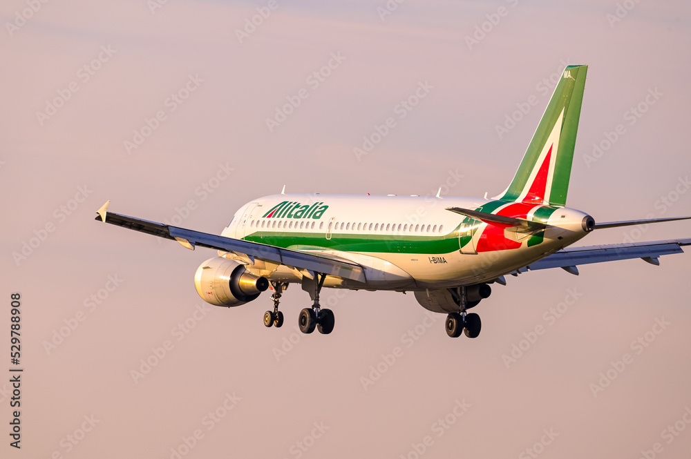 aeroport avion aviation vol fly plane pilote compagnie aerienne survol ...