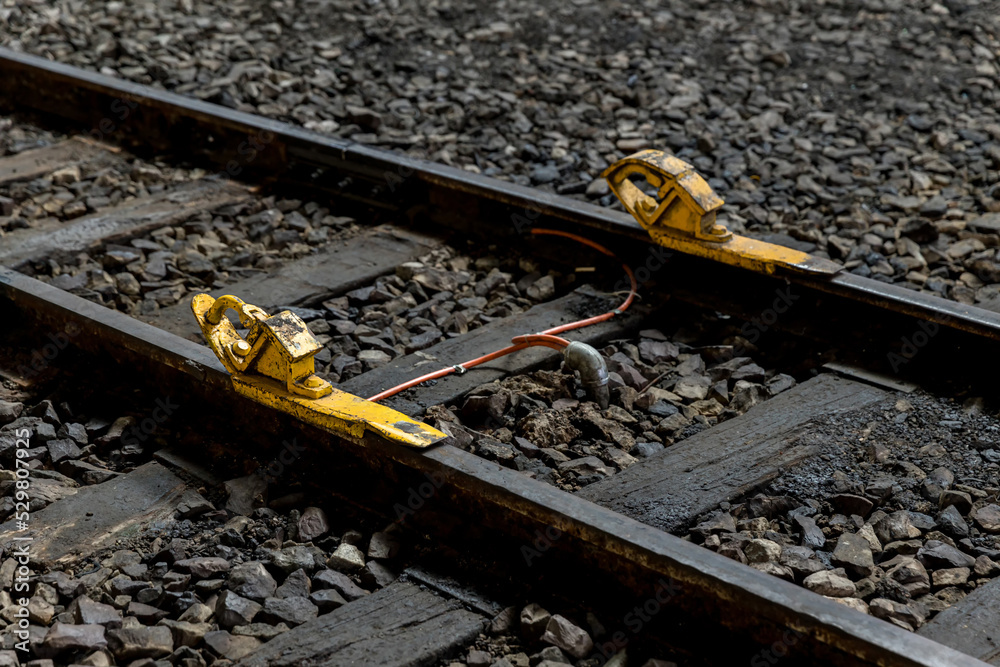 Stockfoto Train stopper or Train bumper installed on track for break ...