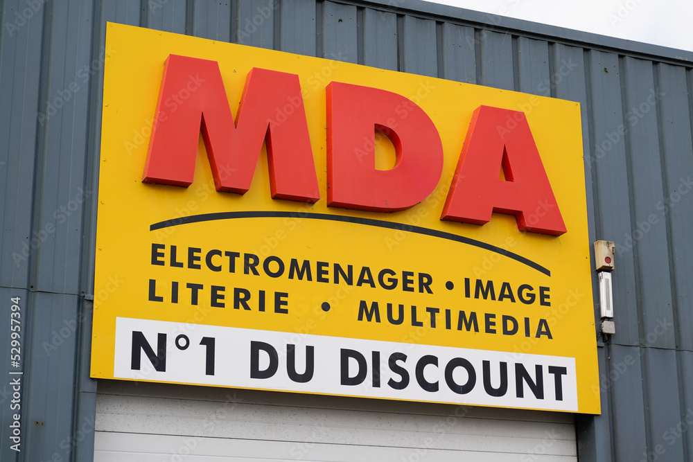 mda logo brand and text sign on store facade high tech french shop ...